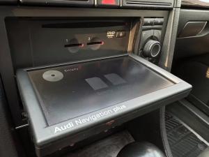 Grey Audi A4 2005 in Riga, with an engine capacity of 3.00 L and mileage of 301 thousand km for 2990 €, photo 20 on AUTOMOTO.COM.LV