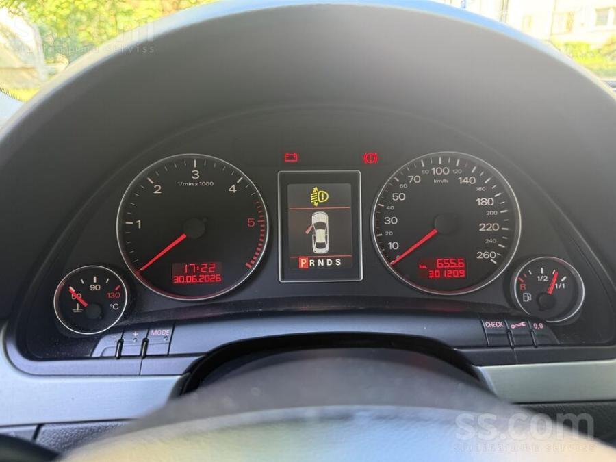 Grey Audi A4 2005 in Riga, with an engine capacity of 3.00 L and mileage of 301 thousand km for 1700 €, photo 7 on AUTOMOTO.COM.LV