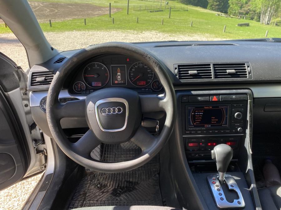 Grey Audi A4 2005 in Otepaa, with an engine capacity of 2.00 L and mileage of 42 thousand km for 1800 €, photo 13 on AUTOMOTO.COM.LV