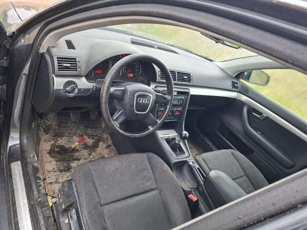 Pelēks Audi A4 2005 Kretinga, ar dzinēja tilpumu 1.97 L un nobraukumu 402 tūkst. km par 799 €, foto 8 vietnē AUTOMOTO.COM.LV