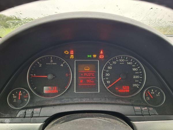 Pelēks Audi A4 2005 Kretinga, ar dzinēja tilpumu 1.97 L un nobraukumu 402 tūkst. km par 799 €, foto 9 vietnē AUTOMOTO.COM.LV