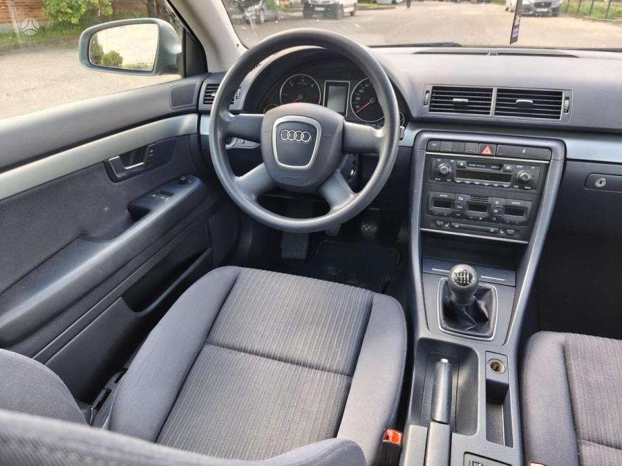 Grey Audi A4 2005 in Siauliai, with an engine capacity of 1.99 L and mileage of 252 thousand km for 890 €, photo 10 on AUTOMOTO.COM.LV