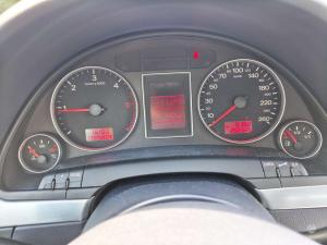 Grey Audi A4 2005 in Siauliai, with an engine capacity of 1.99 L and mileage of 252 thousand km for 890 €, photo 18 on AUTOMOTO.COM.LV