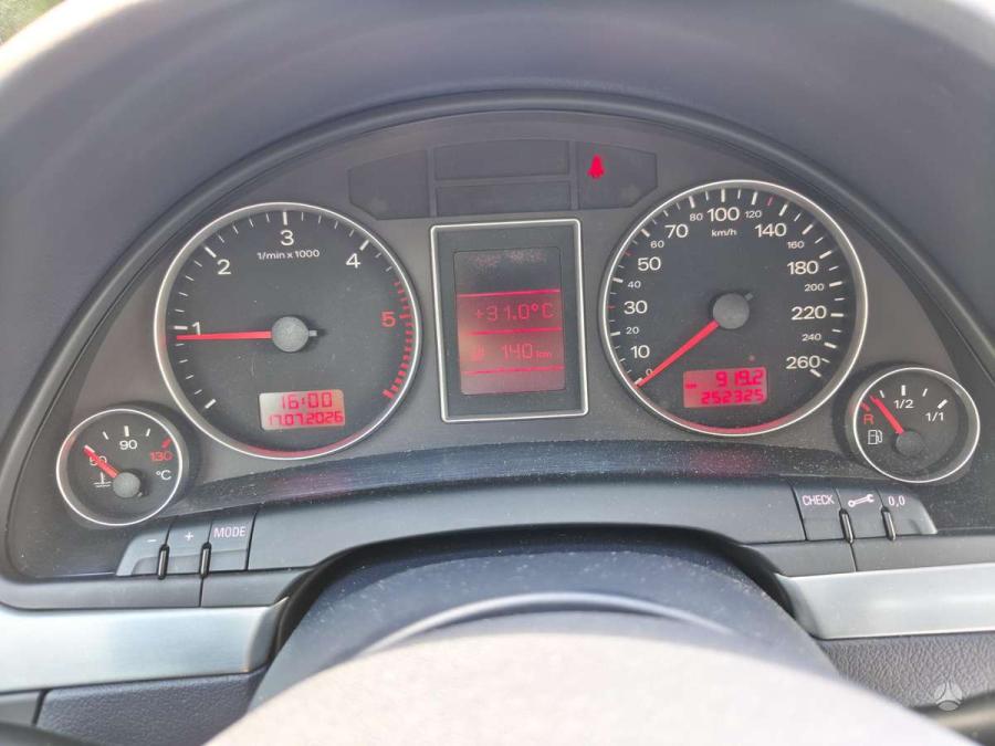 Grey Audi A4 2005 in Siauliai, with an engine capacity of 1.99 L and mileage of 252 thousand km for 890 €, photo 18 on AUTOMOTO.COM.LV