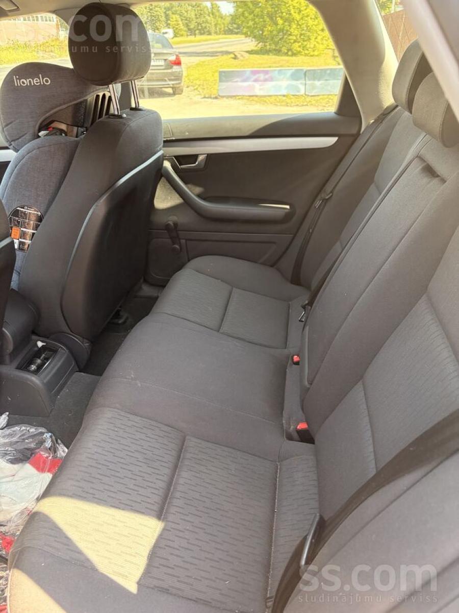 Grey Audi A4 2005 in Riga, with an engine capacity of 2.00 L and mileage of 210 thousand km for 2400 €, photo 8 on AUTOMOTO.COM.LV