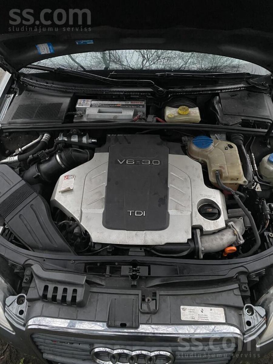 Grey Audi A4 2005 in Riga, with an engine capacity of 3.00 L and mileage of 327 thousand km for 1500 €, photo 3 on AUTOMOTO.COM.LV