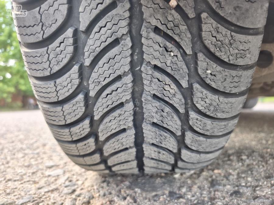 Pelēks Audi A4 2005 Šauļi, ar dzinēja tilpumu 2.00 L un nobraukumu 252 tūkst. km par 890 €, foto 13 vietnē AUTOMOTO.COM.LV