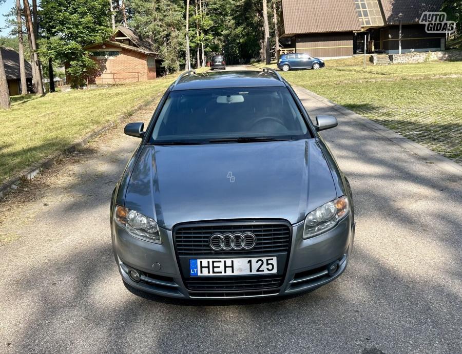Pelēks Audi A4 2005 Ignalina, ar dzinēja tilpumu 2.00 L un nobraukumu 367 tūkst. km par 2500 €, foto 1 vietnē AUTOMOTO.COM.LV