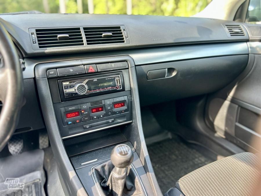 Pelēks Audi A4 2005 Ignalina, ar dzinēja tilpumu 2.00 L un nobraukumu 367 tūkst. km par 2500 €, foto 7 vietnē AUTOMOTO.COM.LV
