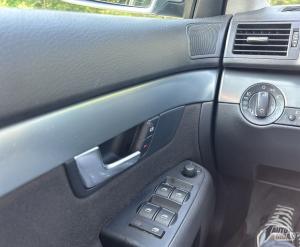 Pelēks Audi A4 2005 Ignalina, ar dzinēja tilpumu 2.00 L un nobraukumu 367 tūkst. km par 2500 €, foto 9 vietnē AUTOMOTO.COM.LV