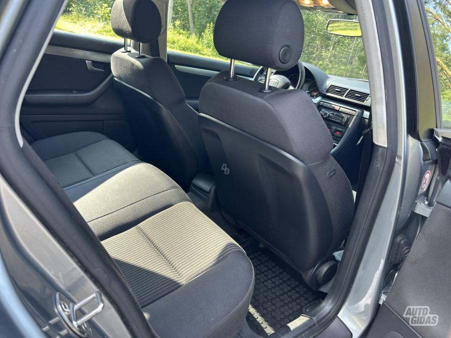 Pelēks Audi A4 2005 Ignalina, ar dzinēja tilpumu 2.00 L un nobraukumu 367 tūkst. km par 2500 €, foto 11 vietnē AUTOMOTO.COM.LV