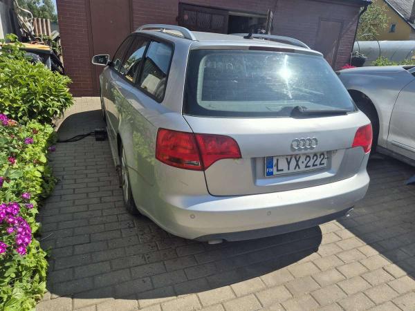 Grey Audi A4 2005 in Pasvalys, with an engine capacity of 2.97 L and mileage of 312 thousand km for 400 €, photo 1 on AUTOMOTO.COM.LV