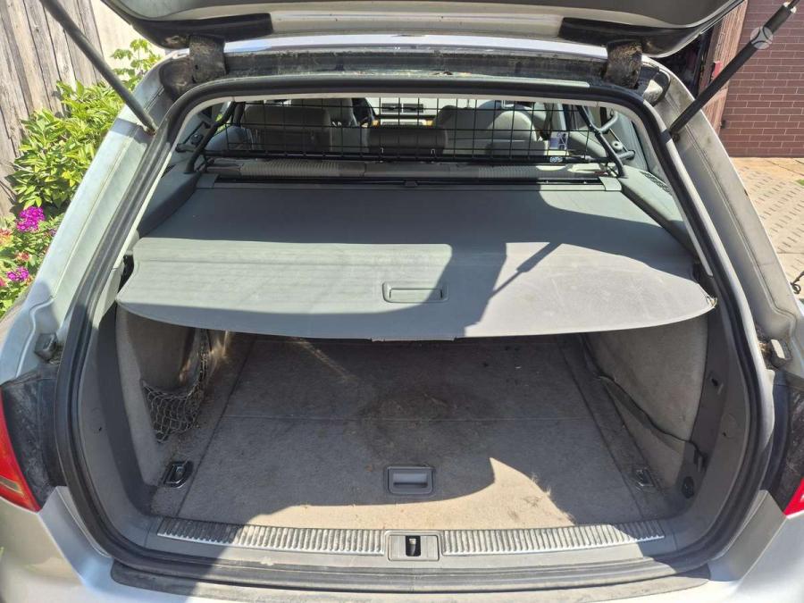 Pelēks Audi A4 2005 Pasvalys, ar dzinēja tilpumu 2.97 L un nobraukumu 312 tūkst. km par 400 €, foto 3 vietnē AUTOMOTO.COM.LV