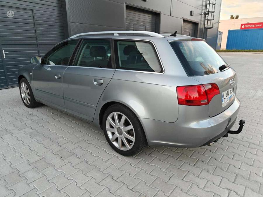 Grey Audi A4 2005 in Utena, with an engine capacity of 1.90 L and mileage of 300 thousand km for 2700 €, photo 4 on AUTOMOTO.COM.LV