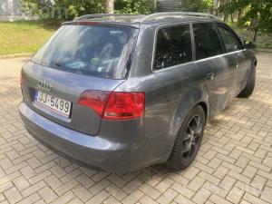 Pelēks Audi A4 2005 Rīga, ar dzinēja tilpumu 2.00 L un nobraukumu 432 tūkst. km par 2250 €, foto 4 vietnē AUTOMOTO.COM.LV