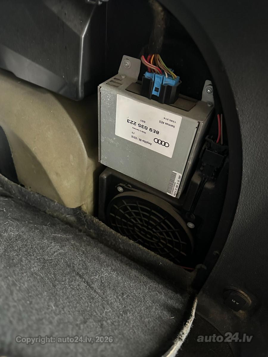 Pelēks Audi A4 2005 Tartu, ar dzinēja tilpumu 2.50 L un nobraukumu 343 tūkst. km par 1500 €, foto 14 vietnē AUTOMOTO.COM.LV