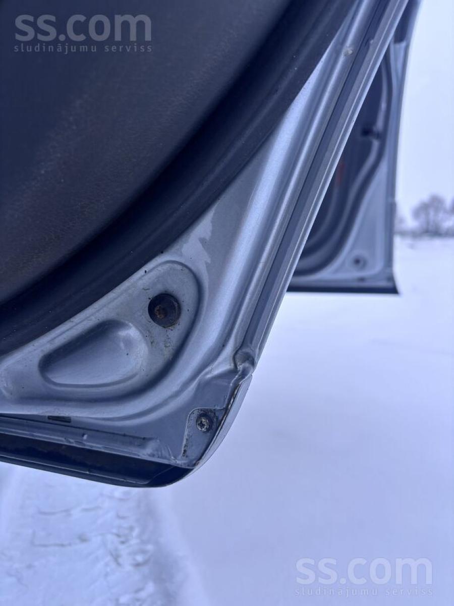 Grey Audi A4 2005 in Bauska, with an engine capacity of 2.00 L and mileage of 394 thousand km for 2490 €, photo 12 on AUTOMOTO.COM.LV