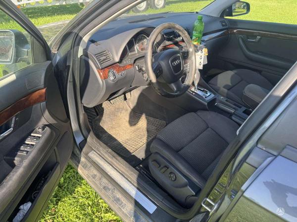 Grey Audi A4 2005 in Birzai, with an engine capacity of 2.50 L and mileage of 390 thousand km for 750 €, photo 8 on AUTOMOTO.COM.LV