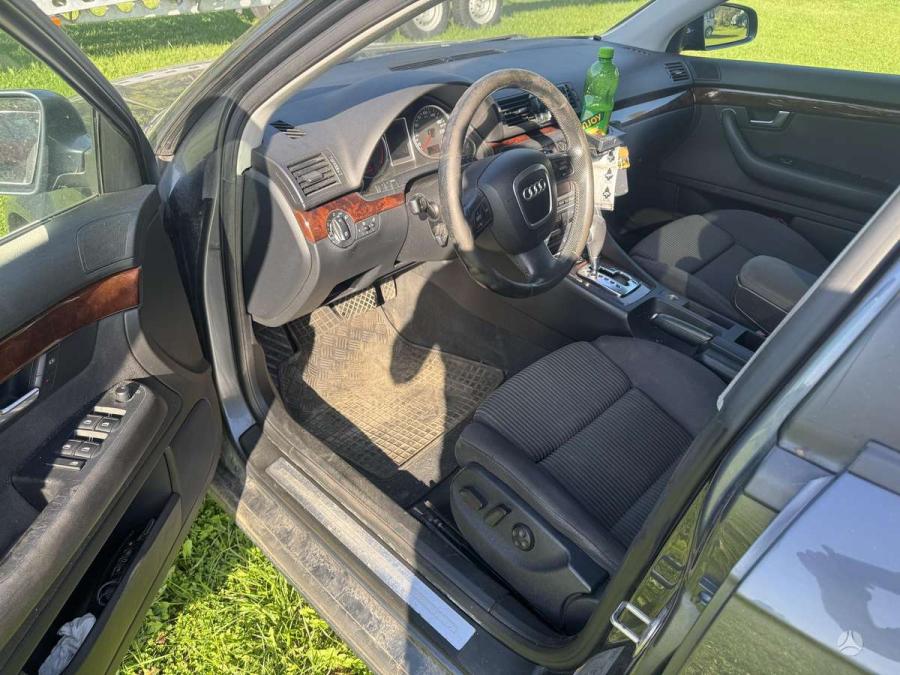 Grey Audi A4 2005 in Birzai, with an engine capacity of 2.50 L and mileage of 390 thousand km for 750 €, photo 8 on AUTOMOTO.COM.LV