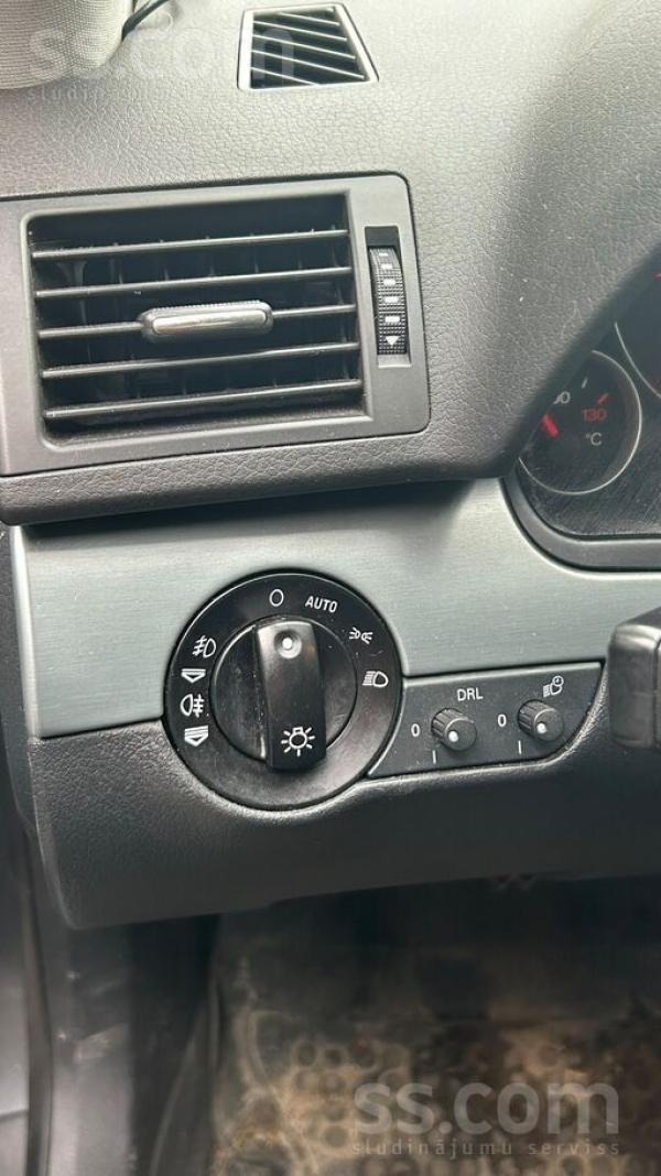 Серый Ауди А4 2005 в Елгава, объемом двигателя 3.00 л и пробегом 352 тыс. км за 2200 €, фото 10 на AUTOMOTO.COM.LV