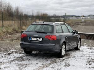 Pelēks Audi A4 2006 Rīga, ar dzinēja tilpumu 2.00 L un nobraukumu 290 tūkst. km par 2350 €, foto 4 vietnē AUTOMOTO.COM.LV