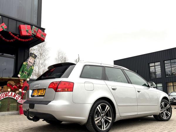 Pelēks Audi A4 2006 Kauņa, ar dzinēja tilpumu 2.00 L un nobraukumu 331 tūkst. km par 3250 €, foto 7 vietnē AUTOMOTO.COM.LV