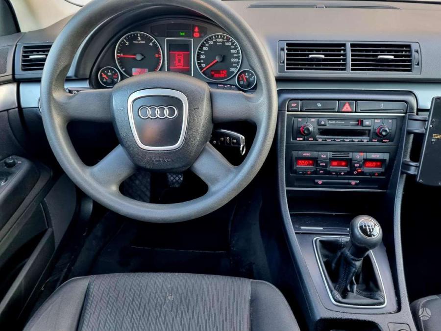 Grey Audi A4 2006 in Siauliai, with an engine capacity of 1.99 L and mileage of 280 thousand km for 2900 €, photo 20 on AUTOMOTO.COM.LV