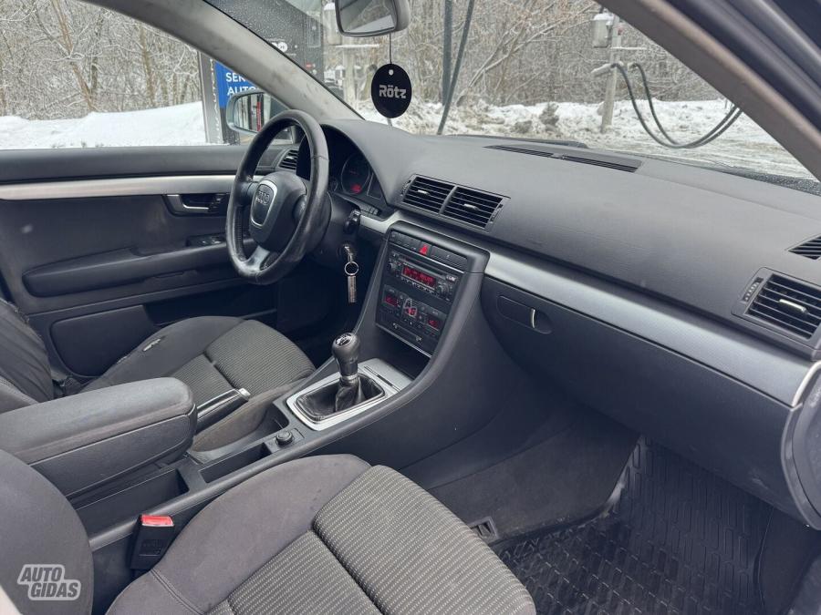 Grey Audi A4 2006 in Panevezys, with an engine capacity of 2.00 L and mileage of 400 thousand km for 1650 €, photo 14 on AUTOMOTO.COM.LV