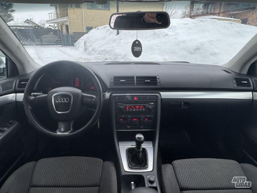 Pelēks Audi A4 2006 Panevēža, ar dzinēja tilpumu 2.00 L un nobraukumu 400 tūkst. km par 1690 €, foto 12 vietnē AUTOMOTO.COM.LV