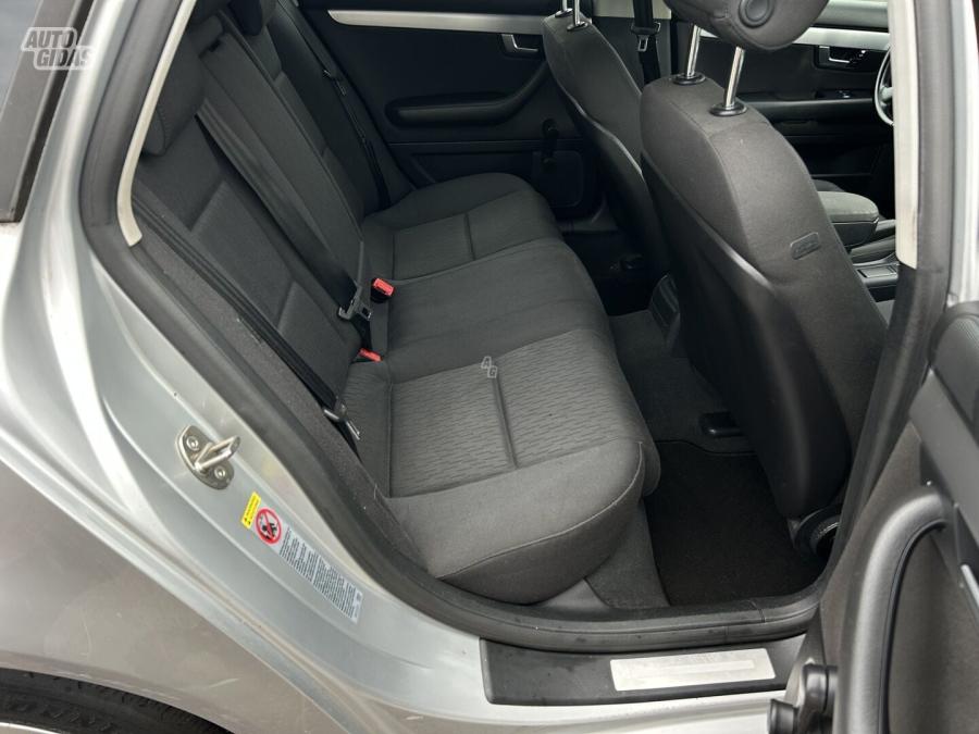 Pelēks Audi A4 2006 Kauņa, ar dzinēja tilpumu 2.00 L un nobraukumu 278 tūkst. km par 2999 €, foto 23 vietnē AUTOMOTO.COM.LV