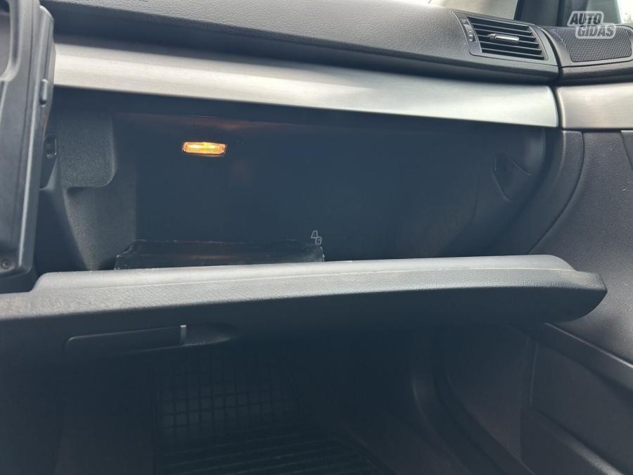 Pelēks Audi A4 2006 Kauņa, ar dzinēja tilpumu 2.00 L un nobraukumu 278 tūkst. km par 2999 €, foto 28 vietnē AUTOMOTO.COM.LV