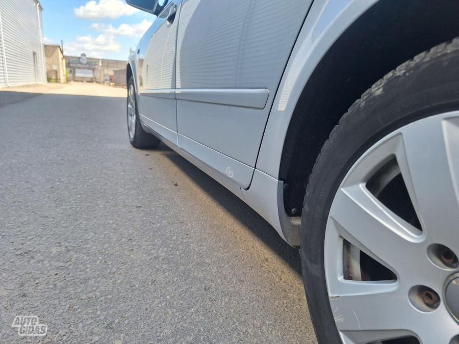 Grey Audi A4 2006 in Telschi, with an engine capacity of 2.00 L and mileage of 264 thousand km for 2400 €, photo 8 on AUTOMOTO.COM.LV