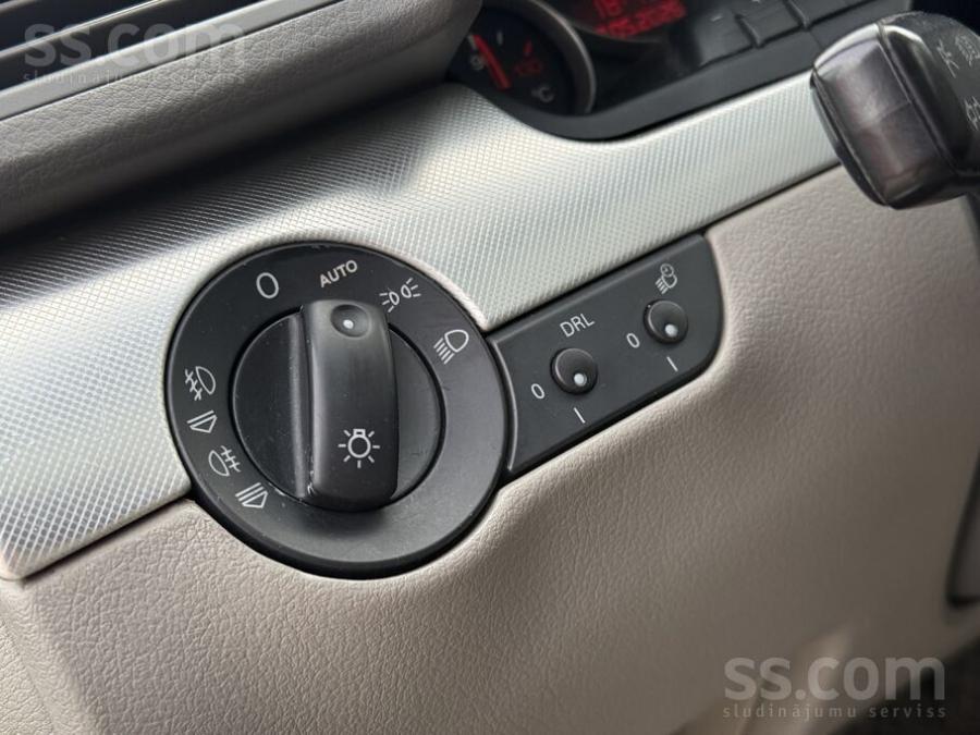 Grey Audi A4 2006 in Riga, with an engine capacity of 2.70 L and mileage of 356 thousand km for 1990 €, photo 9 on AUTOMOTO.COM.LV