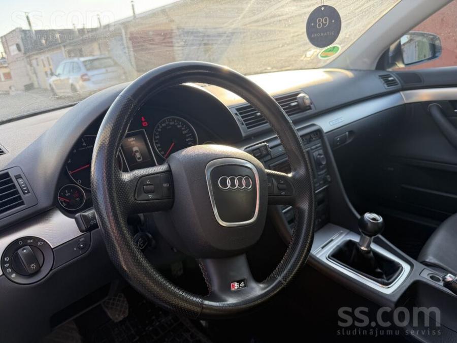 Grey Audi A4 2006 in Riga, with an engine capacity of 2.00 L and mileage of 216 thousand km for 4800 €, photo 12 on AUTOMOTO.COM.LV