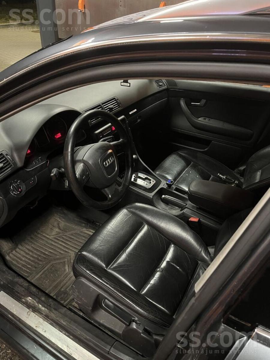 Pelēks Audi A4 2006 Rīga, ar dzinēja tilpumu 3.00 L un nobraukumu 375 tūkst. km par 1800 €, foto 8 vietnē AUTOMOTO.COM.LV