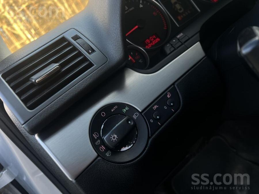 Grey Audi A4 2006 in Riga, with an engine capacity of 3.00 L and mileage of 326 thousand km for 2260 €, photo 14 on AUTOMOTO.COM.LV