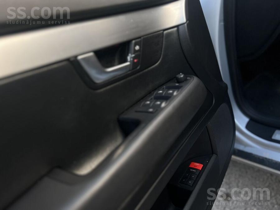 Grey Audi A4 2006 in Riga, with an engine capacity of 3.00 L and mileage of 326 thousand km for 2260 €, photo 17 on AUTOMOTO.COM.LV