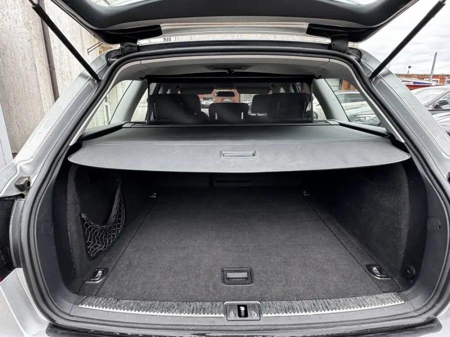 Pelēks Audi A4 2006 Daugavpils, ar dzinēja tilpumu 2.00 L un nobraukumu 281 tūkst. km par 4690 €, foto 25 vietnē AUTOMOTO.COM.LV