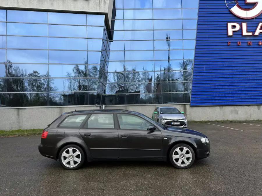 Grey Audi A4 2006 in Riga, with an engine capacity of 2.00 L and mileage of 350 thousand km for 1990 €, photo 17 on AUTOMOTO.COM.LV