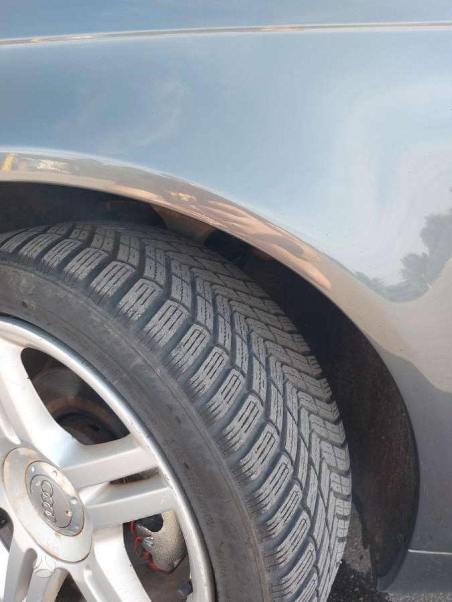 Grey Audi A4 2006 in Kaunas, with an engine capacity of 1.99 L and mileage of 305 thousand km for 2800 €, photo 14 on AUTOMOTO.COM.LV