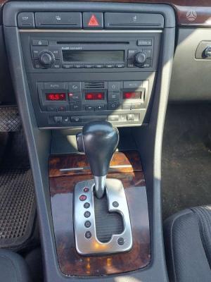 Grey Audi A4 2006 in Kaunas, with an engine capacity of 1.99 L and mileage of 305 thousand km for 2800 €, photo 16 on AUTOMOTO.COM.LV