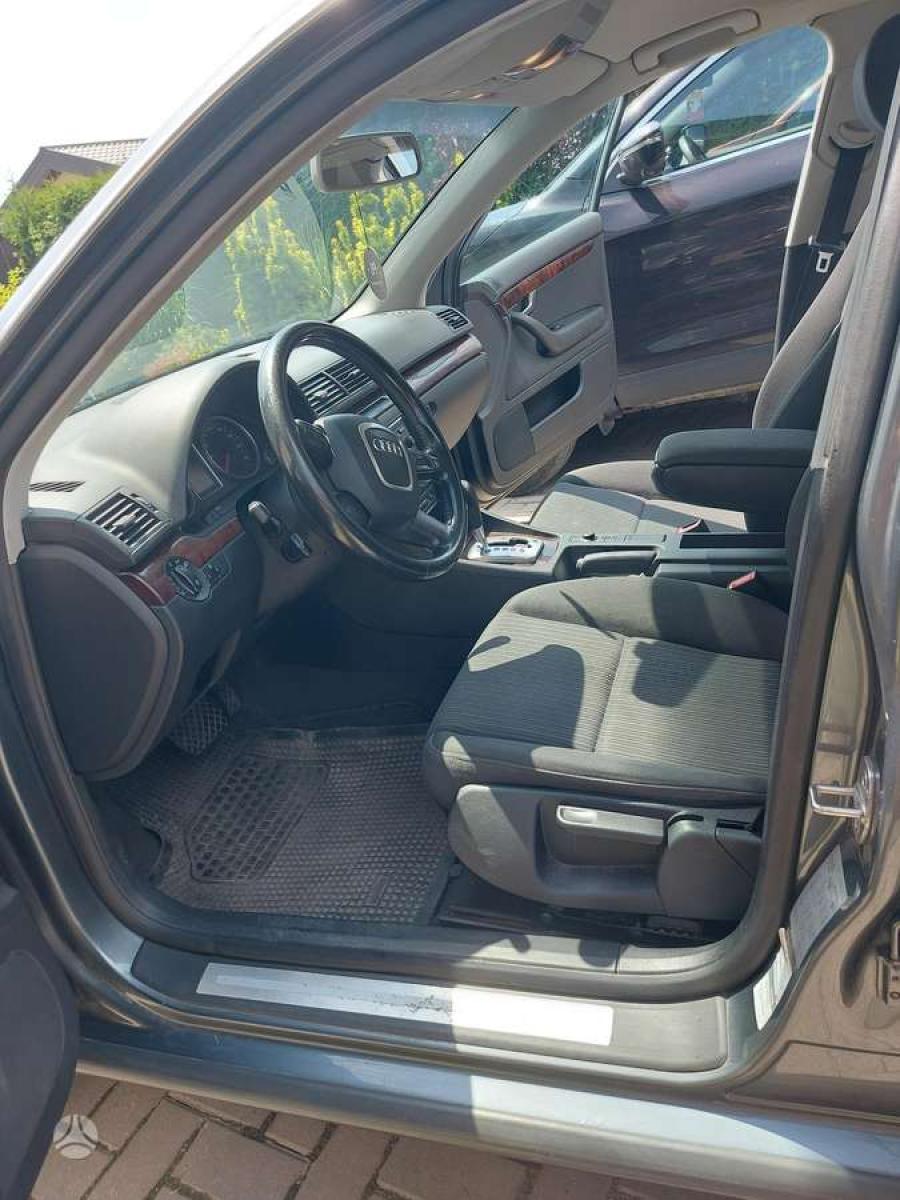 Grey Audi A4 2006 in Kaunas, with an engine capacity of 1.99 L and mileage of 305 thousand km for 2800 €, photo 18 on AUTOMOTO.COM.LV