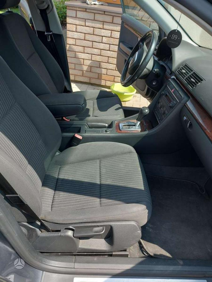 Grey Audi A4 2006 in Kaunas, with an engine capacity of 1.99 L and mileage of 305 thousand km for 2800 €, photo 22 on AUTOMOTO.COM.LV