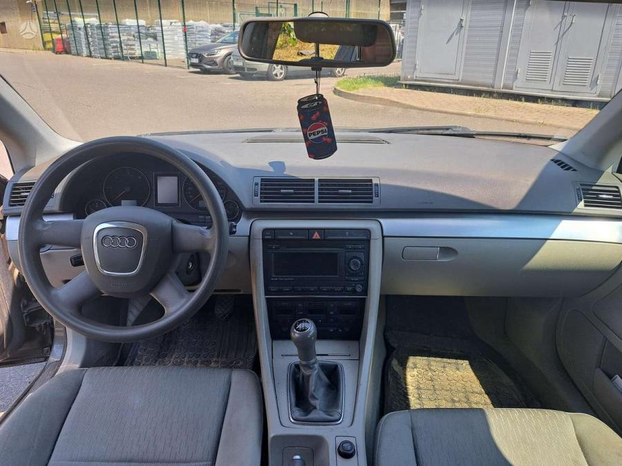 Grey Audi A4 2006 in Vilnius, with an engine capacity of 1.97 L and mileage of 314 thousand km for 2600 €, photo 10 on AUTOMOTO.COM.LV