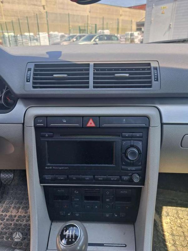 Grey Audi A4 2006 in Vilnius, with an engine capacity of 1.97 L and mileage of 314 thousand km for 2600 €, photo 10 on AUTOMOTO.COM.LV