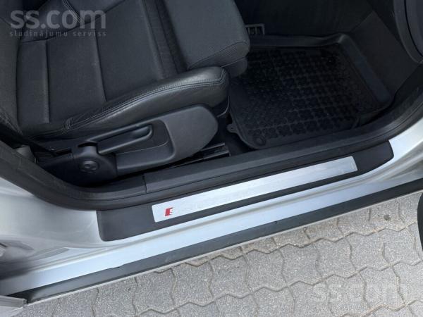 Grey Audi A4 2006 in Dobele, with an engine capacity of 3.00 L and mileage of 368 thousand km for 2600 €, photo 7 on AUTOMOTO.COM.LV