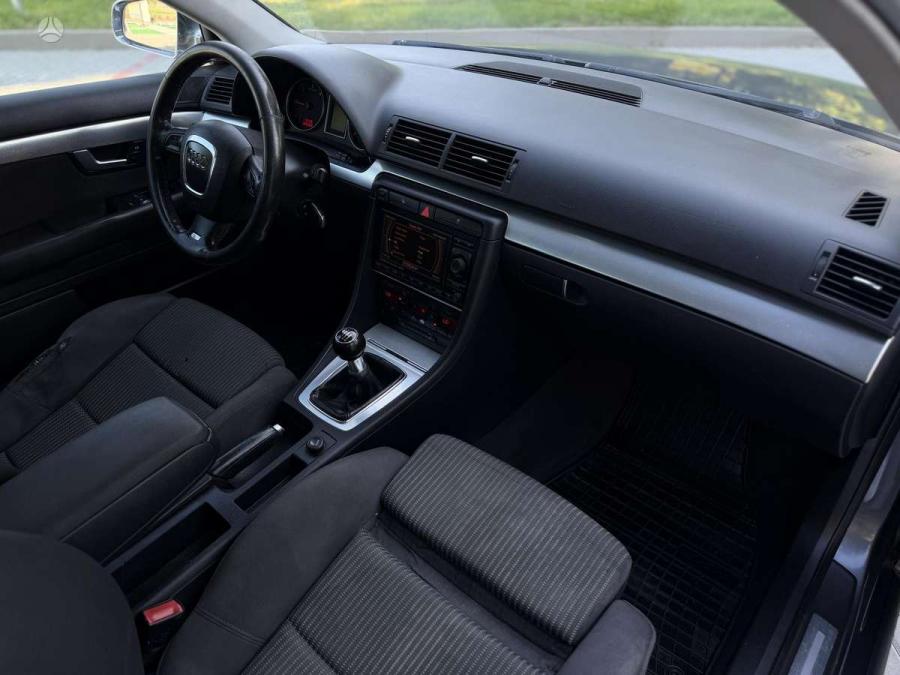 Grey Audi A4 2006 in Rokiskis, with an engine capacity of 1.97 L and mileage of 430 thousand km for 1650 €, photo 16 on AUTOMOTO.COM.LV