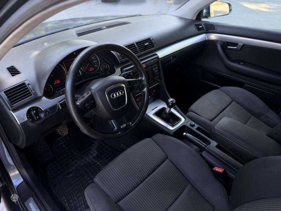 Grey Audi A4 2006 in Rokiskis, with an engine capacity of 1.97 L and mileage of 430 thousand km for 1650 €, photo 18 on AUTOMOTO.COM.LV
