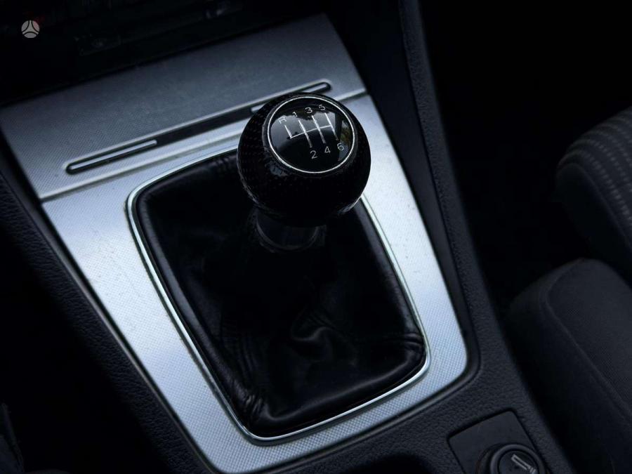 Grey Audi A4 2006 in Rokiskis, with an engine capacity of 1.97 L and mileage of 430 thousand km for 1650 €, photo 27 on AUTOMOTO.COM.LV