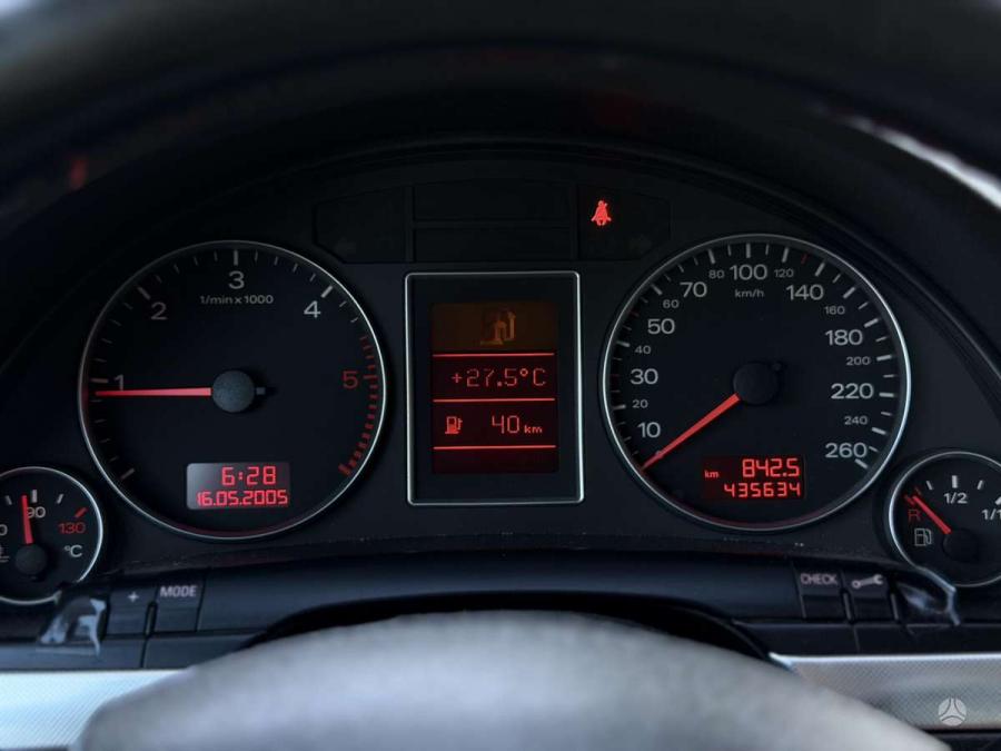 Grey Audi A4 2006 in Rokiskis, with an engine capacity of 1.97 L and mileage of 430 thousand km for 1650 €, photo 29 on AUTOMOTO.COM.LV
